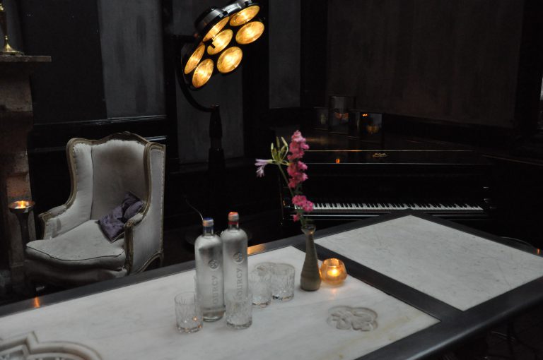 Mayer Manor: The Monsterroom – De Artiesten