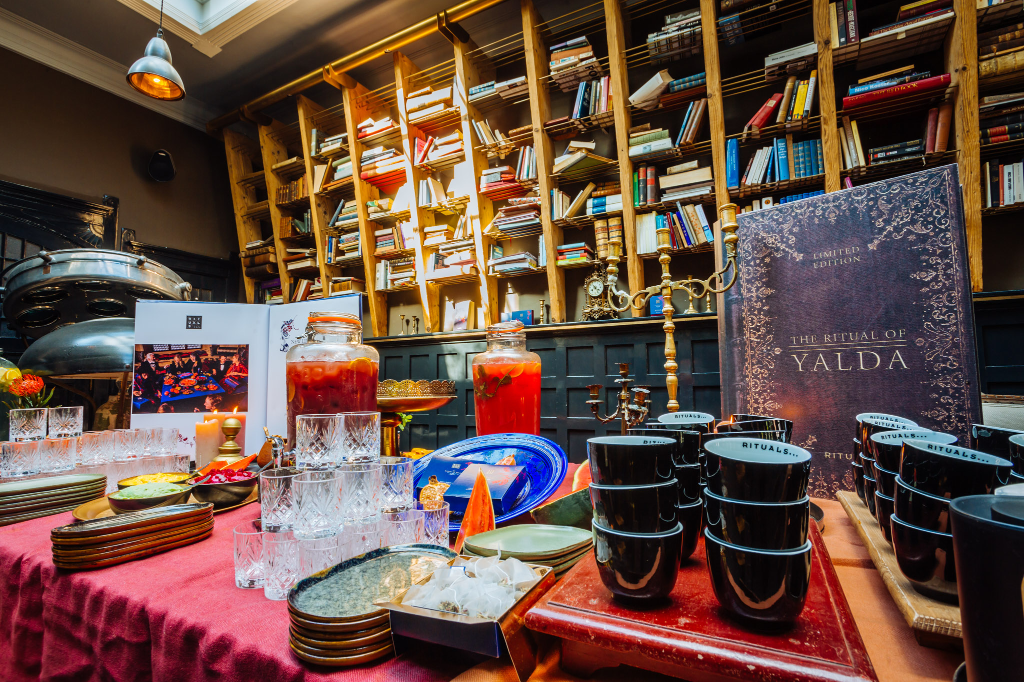 Mayer Manor: The Nico Mayer Hall – De Artiesten